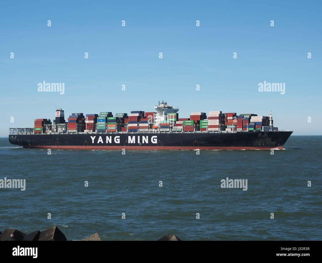 Cargo ship arrives port in hi-res stock photography and images - Alamy