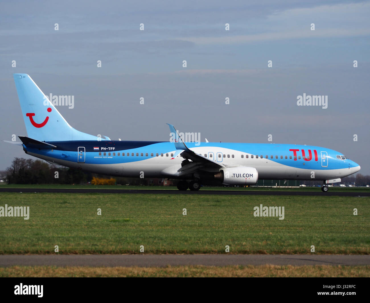 This image shows a TUI Airlines Netherlands Boeing 737-86N(WL) at ...