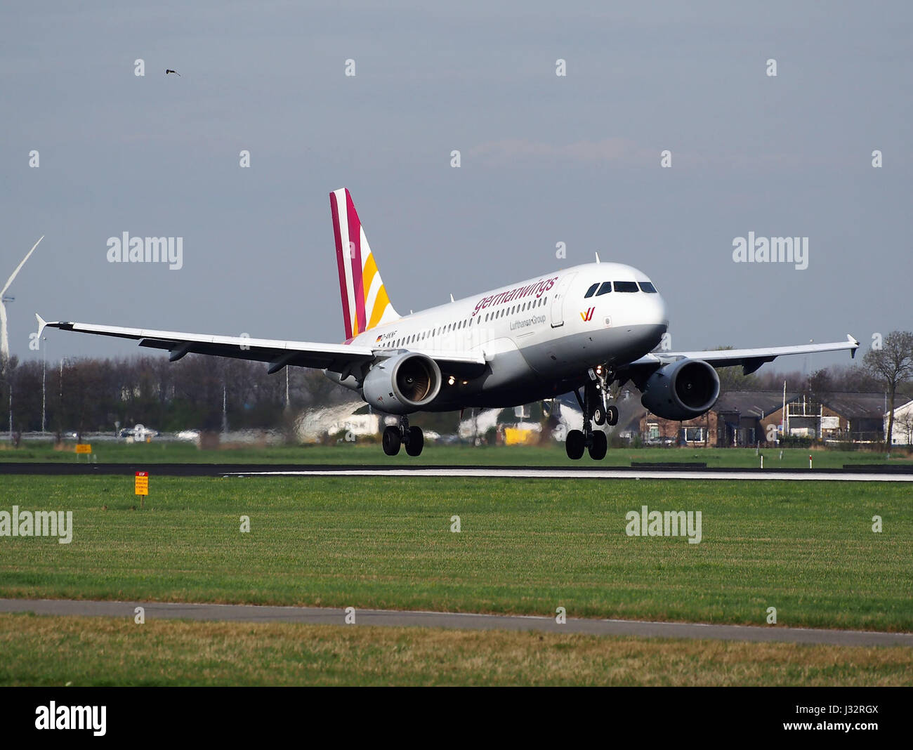 The image shows the Germanwings Airbus A319-112, registration D-AKNF ...
