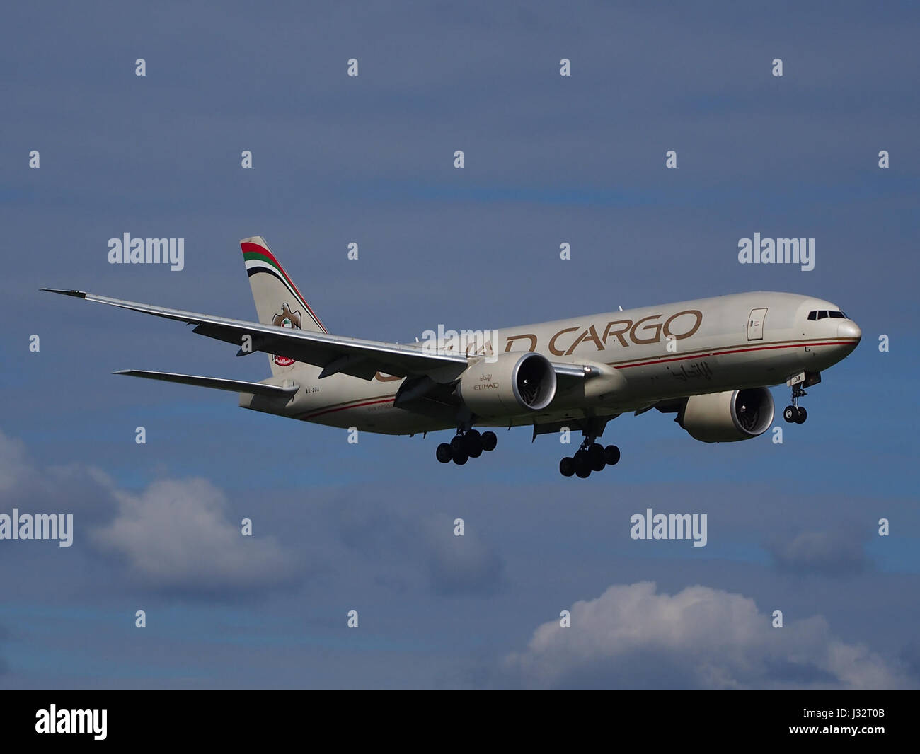 Standard body airplane hi-res stock photography and images - Alamy