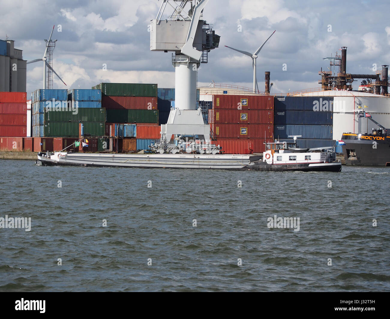 The Anna is a ship built in 1956, identified by its ENI 06003201 number ...