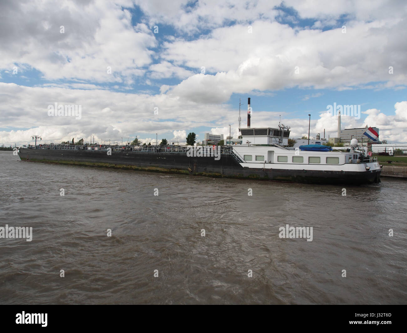 The image 'Deja (ship, 2004) ENI 02326994' captures the vessel Deja, a ...