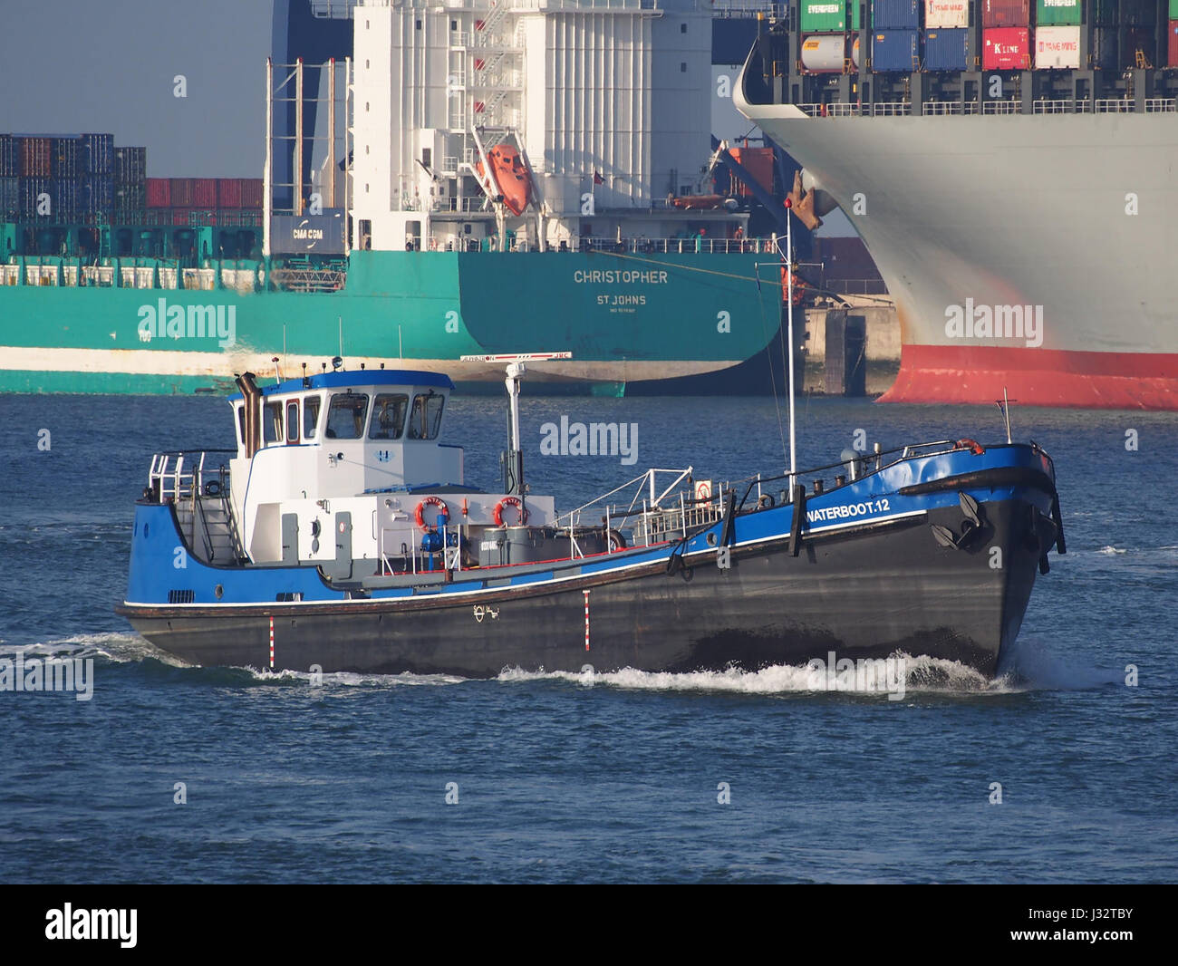 Waterboot hi-res stock photography and images - Alamy