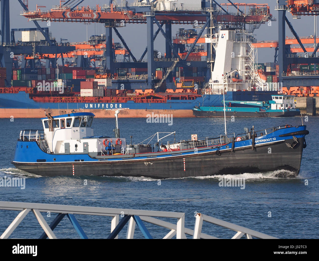 1950s cargo ship hi-res stock photography and images - Alamy