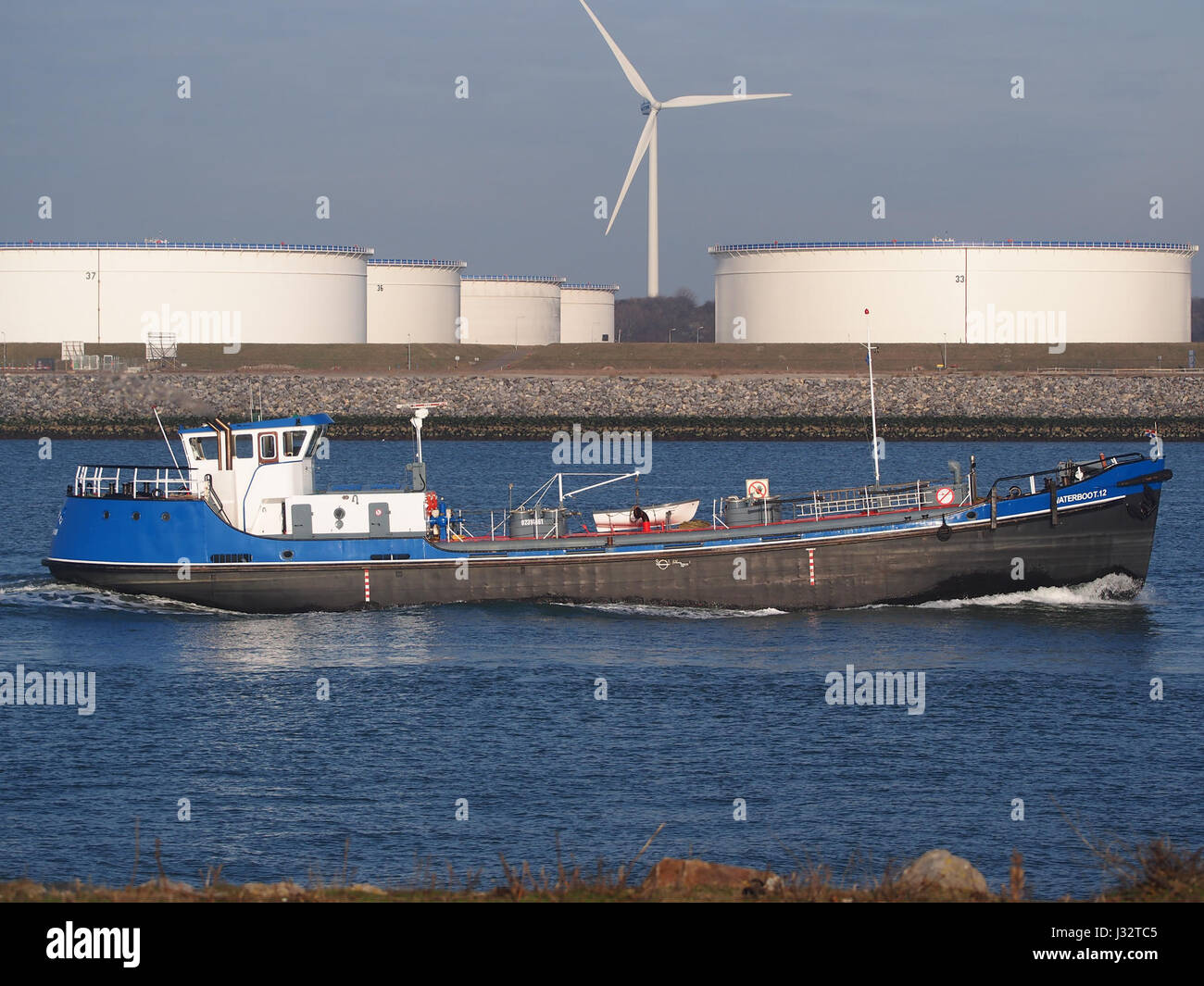 Waterboot 12 (ship, 1955) ENI 02314461 Yangtze kanaal pic4 Stock Photo ...
