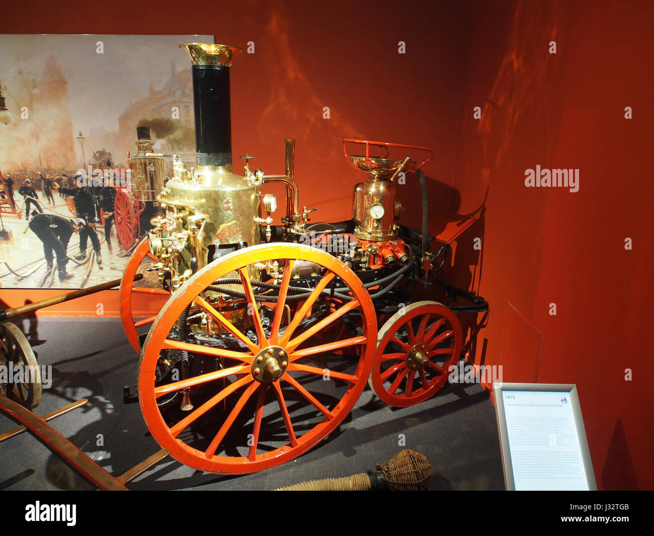 Horse drawn fire engine hi-res stock photography and images - Alamy