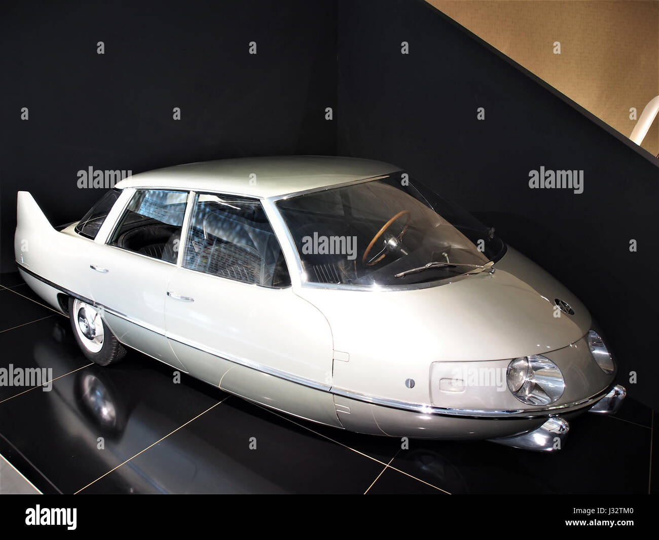 The 1960 Pininfarina X is a concept car featuring a 1089cc Fiat engine ...