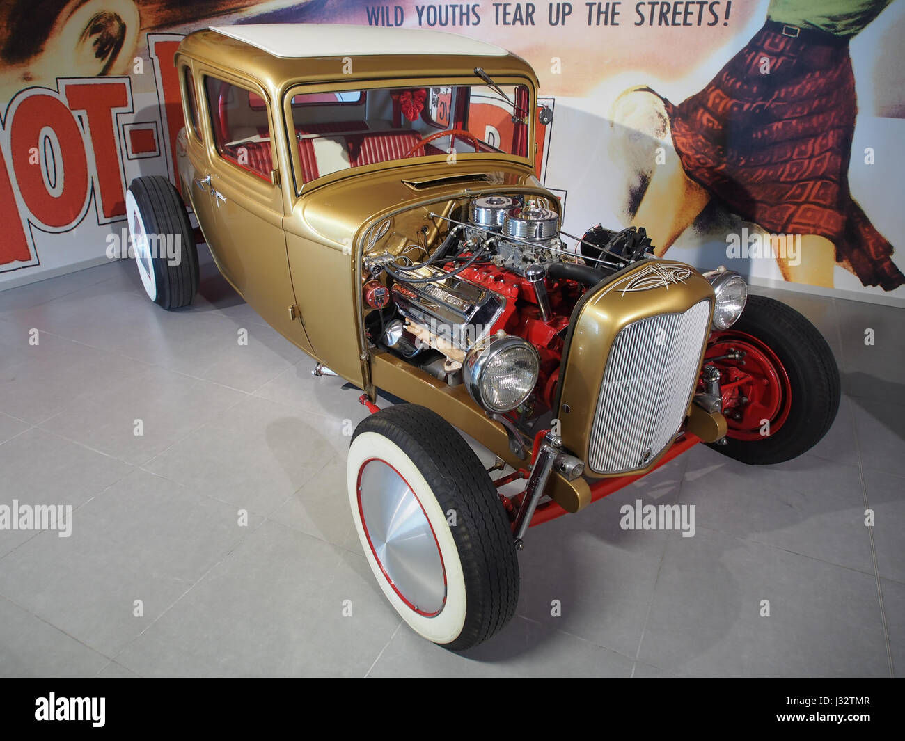 1932 ford deuce coupe hi-res stock photography and images - Alamy