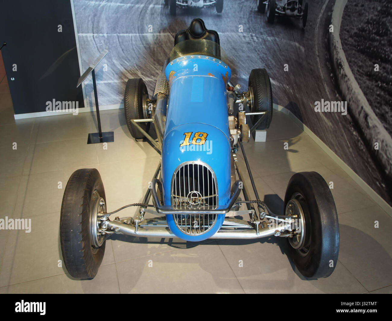 Offenhauser engine hi-res stock photography and images - Alamy