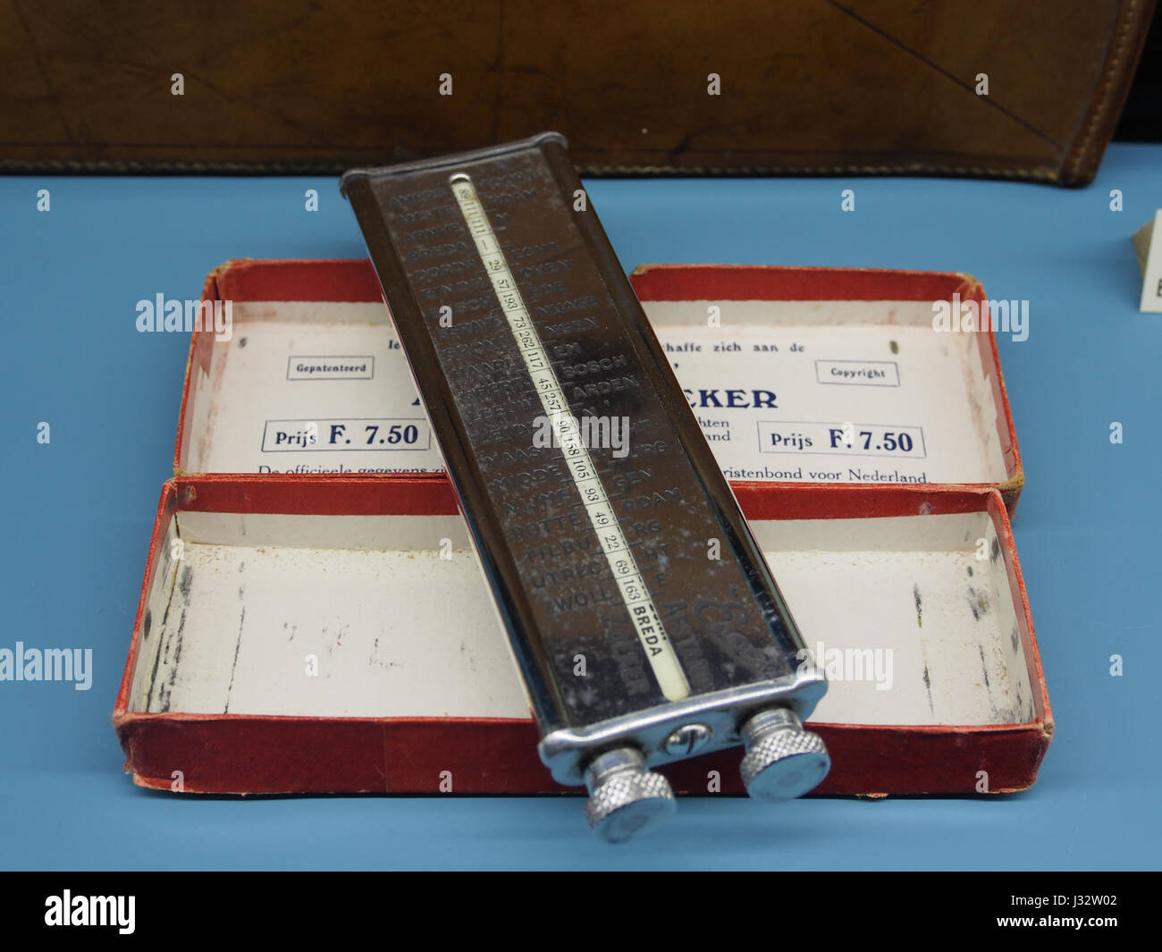 Calculate distance in map hi-res stock photography and images - Alamy