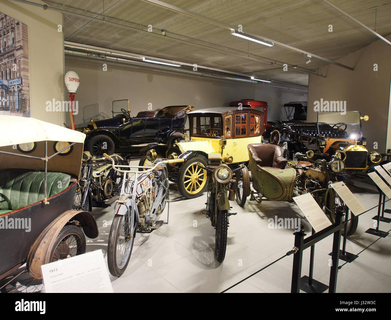 A photograph from 1920 of a classic car displayed at the Louwman Museum ...