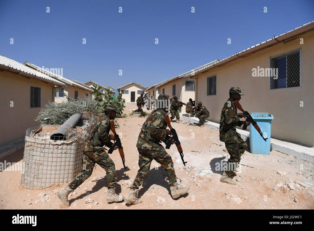 Somali national army sna soldiers hi-res stock photography and images ...