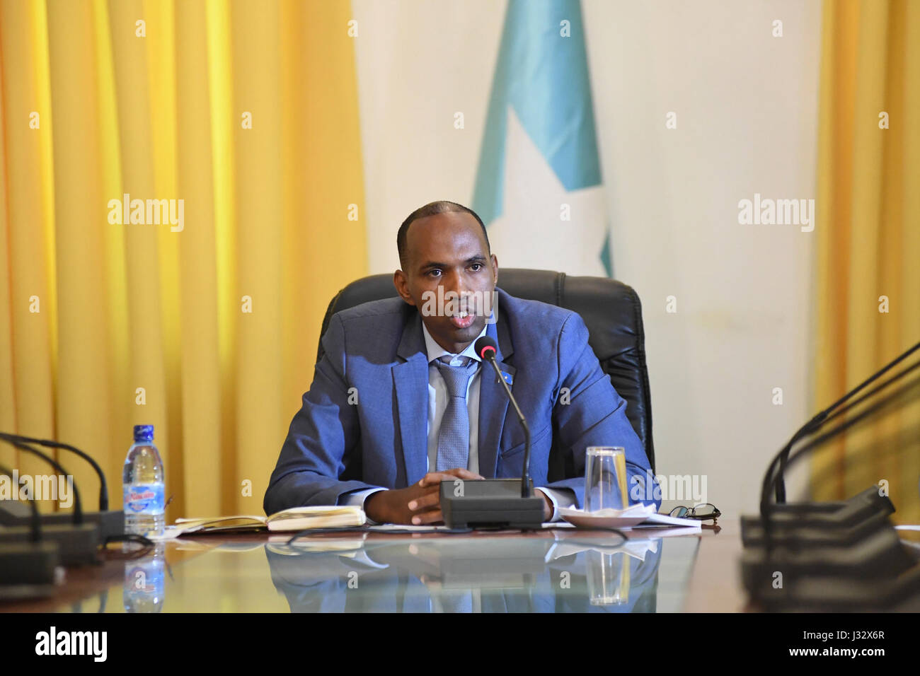 Somali Prime Minister Hassan Ali Kheyre meets with an African Union ...