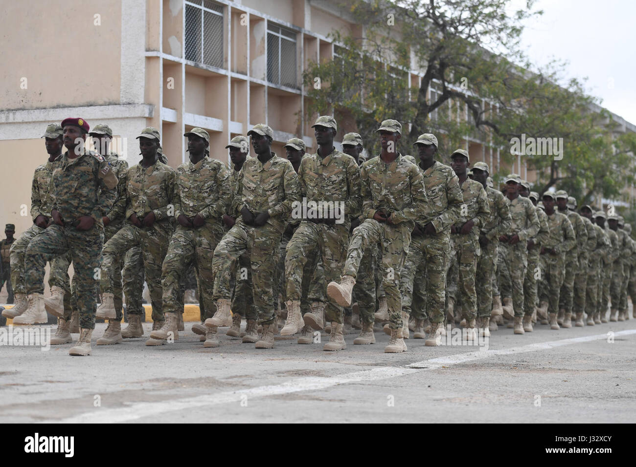 Somali National Army soldiers participate in the 57th Anniversary ...