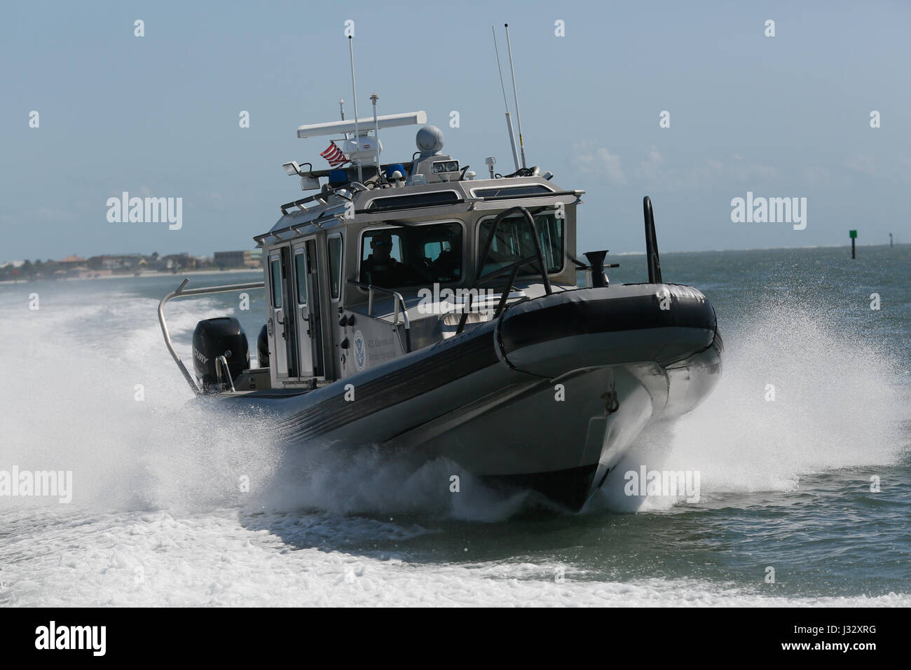 Customs offi hi-res stock photography and images - Alamy