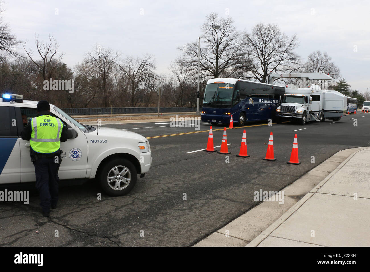Non intrusive inspection vehicle hi-res stock photography and images ...