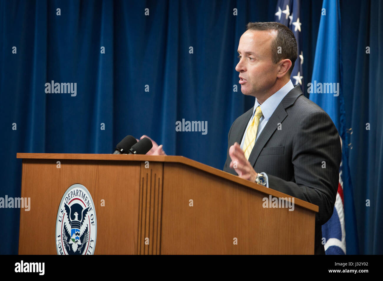 Executive order discussions hi-res stock photography and images - Alamy