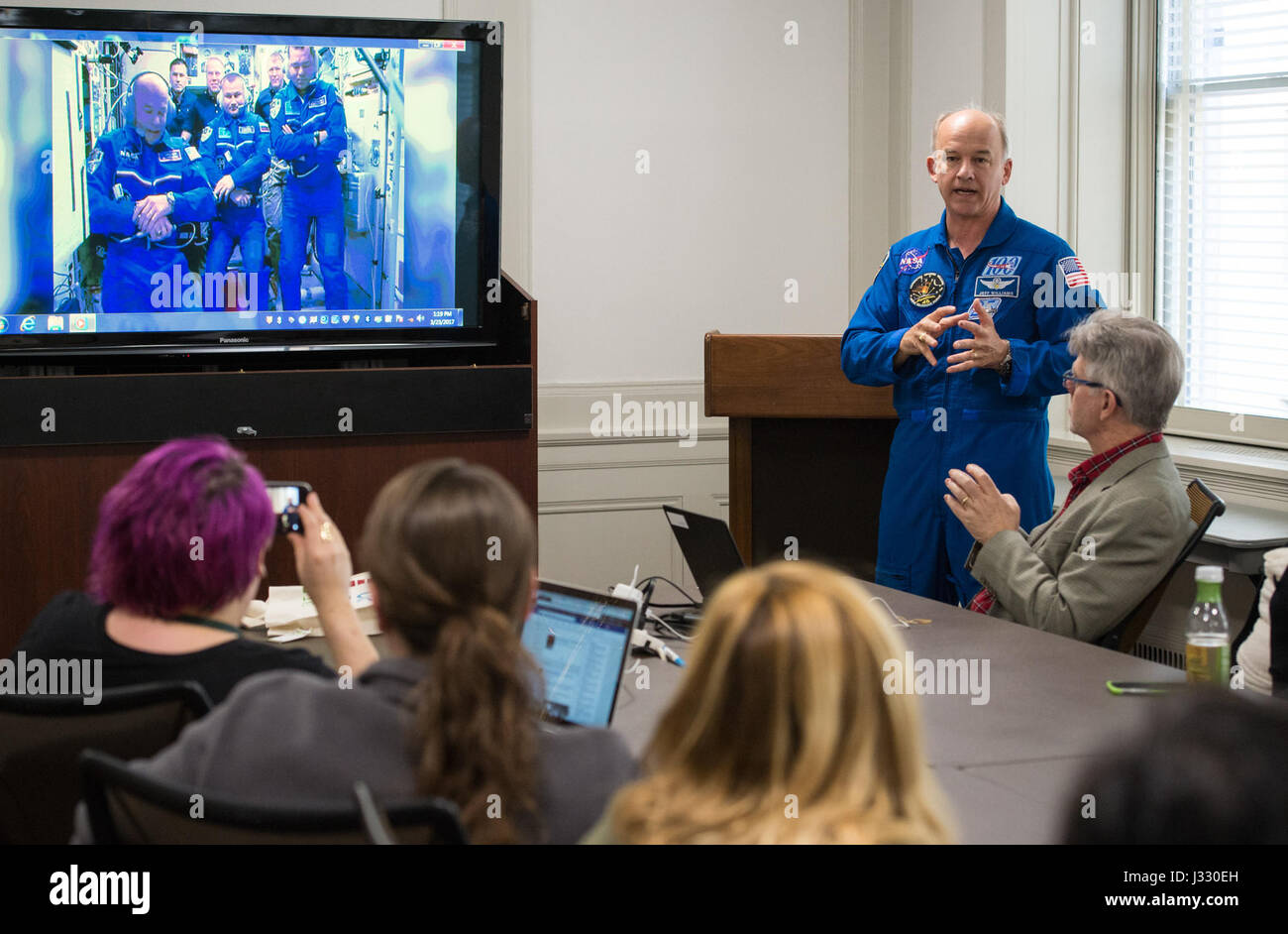 NASA astronaut Jeff Williams discusses his experience on the ...
