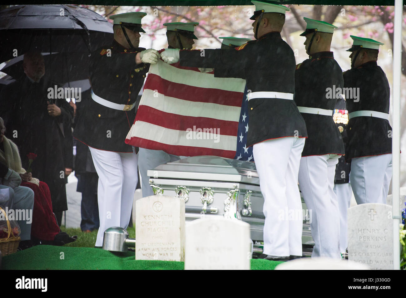 National guard funeral honors hi-res stock photography and images - Alamy