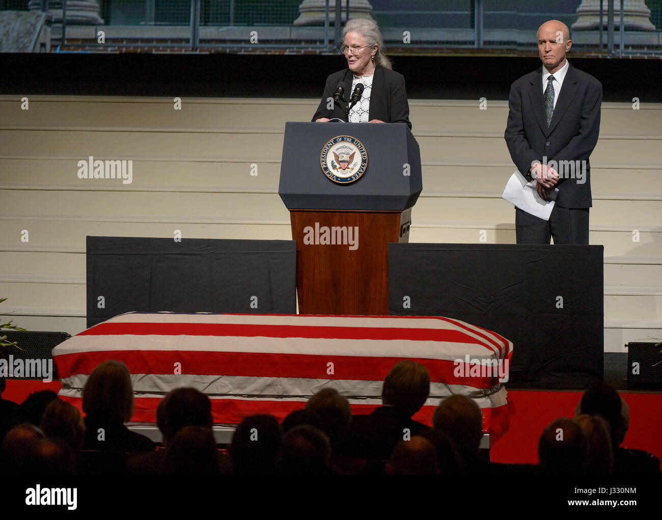 Daughter of former astronaut and U.S. Senator John Glenn, Lyn Glenn ...