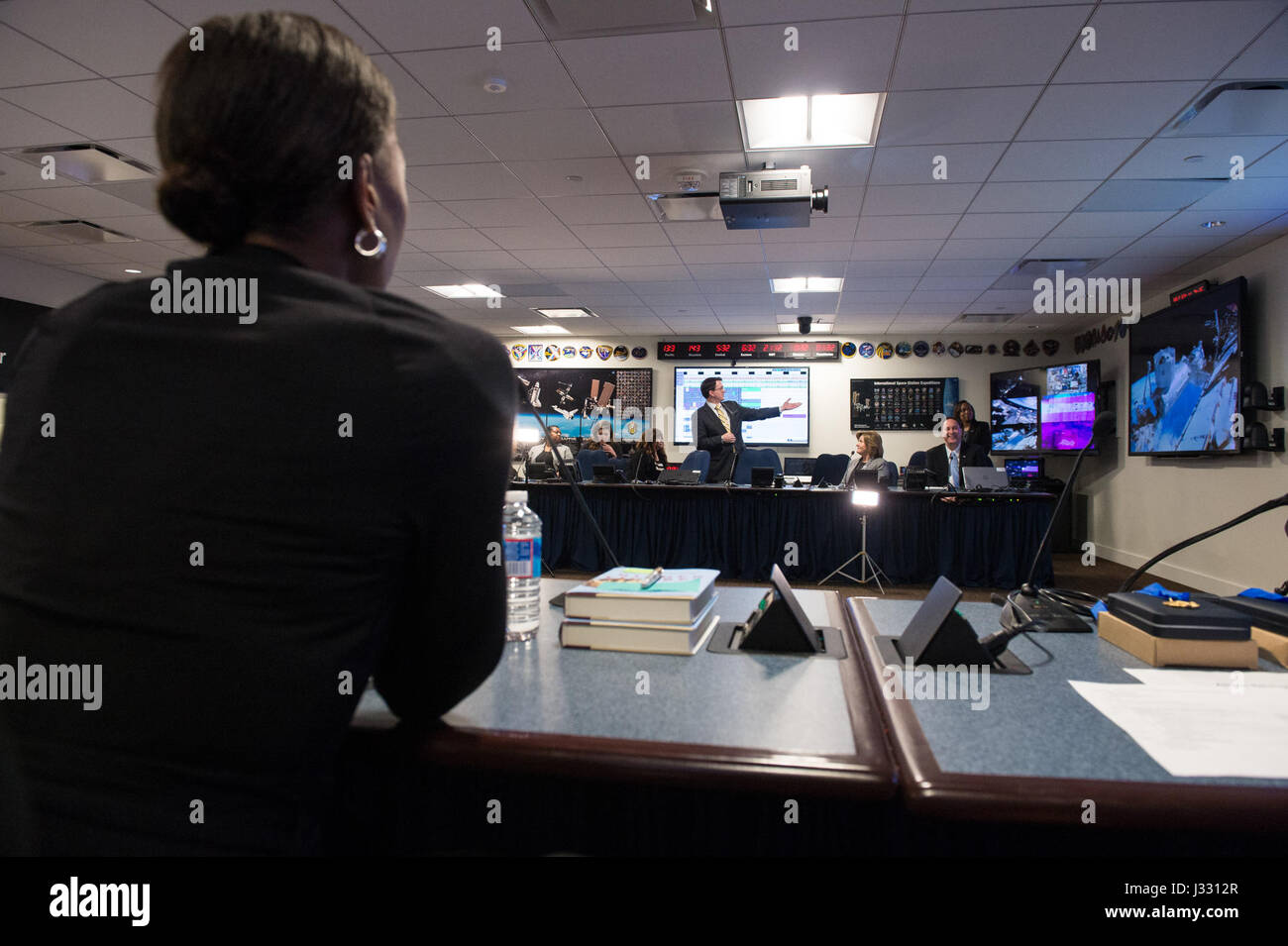 Space operations center soc hi-res stock photography and images - Alamy