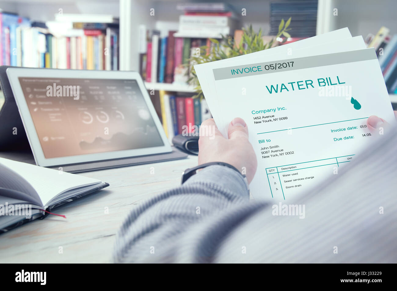 Computer invoice hi-res stock photography and images - Alamy