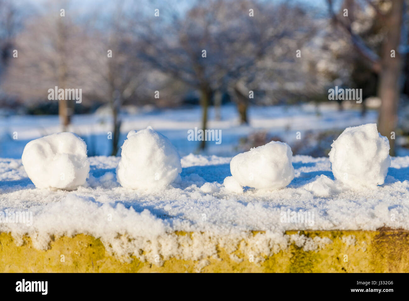 Line up wall hi-res stock photography and images - Alamy
