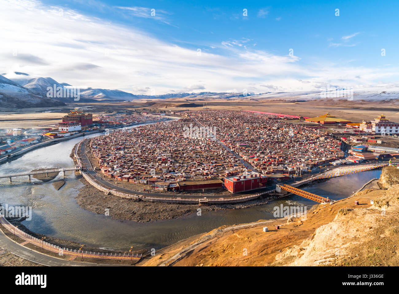 Shacks of monk at Yarchen Gar Monastery in Garze Tibetan, Sichuan ...