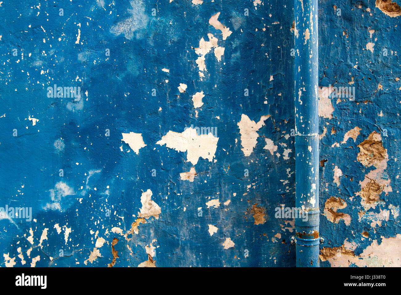 White painted metal tubes hi-res stock photography and images - Alamy