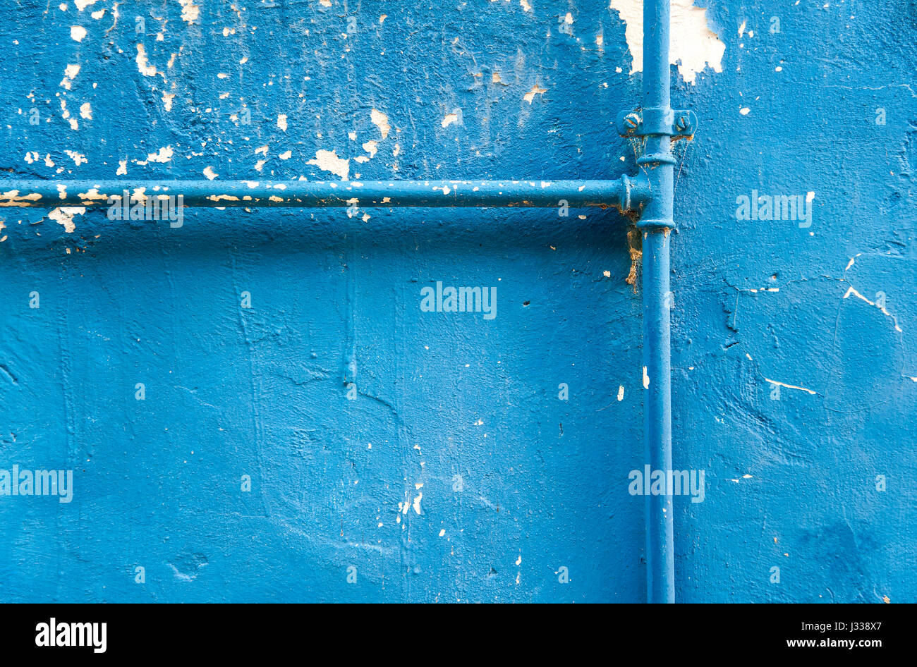 White painted metal tubes hi-res stock photography and images - Alamy