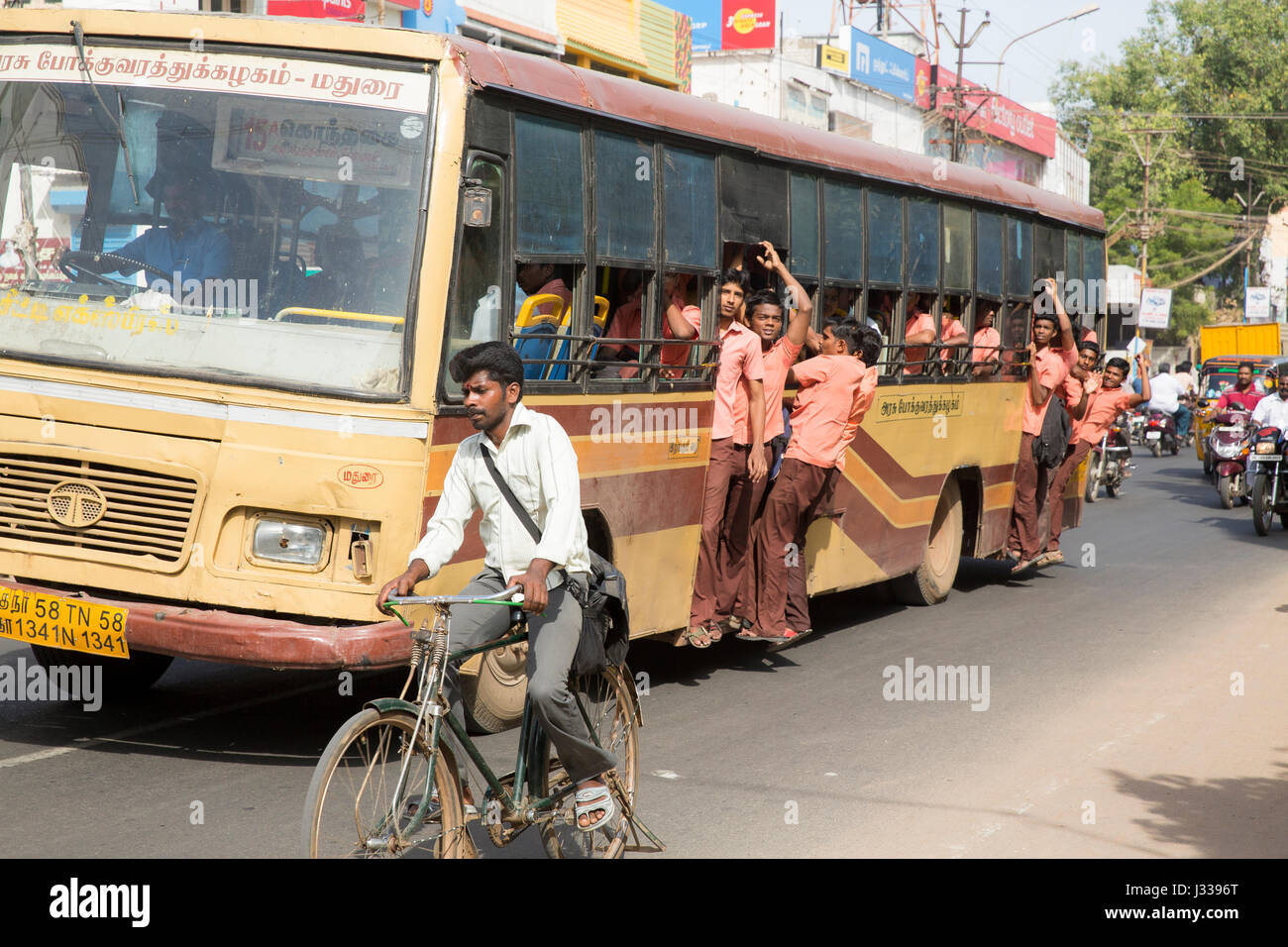 Indian school bus hi-res stock photography and images - Alamy