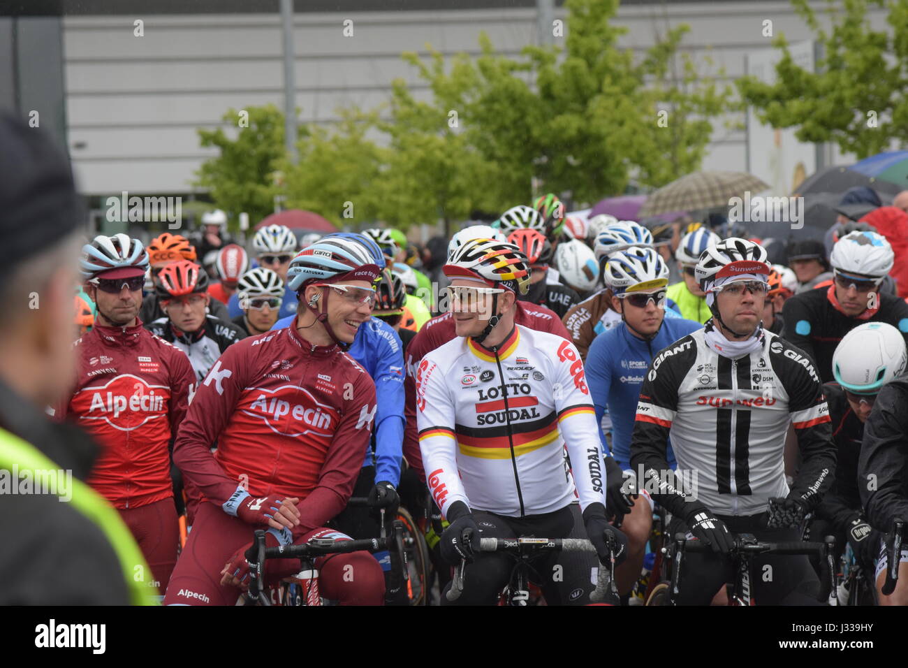 Tony Martin, Andre Greipel, Cyclists, talking to each other, race start ...