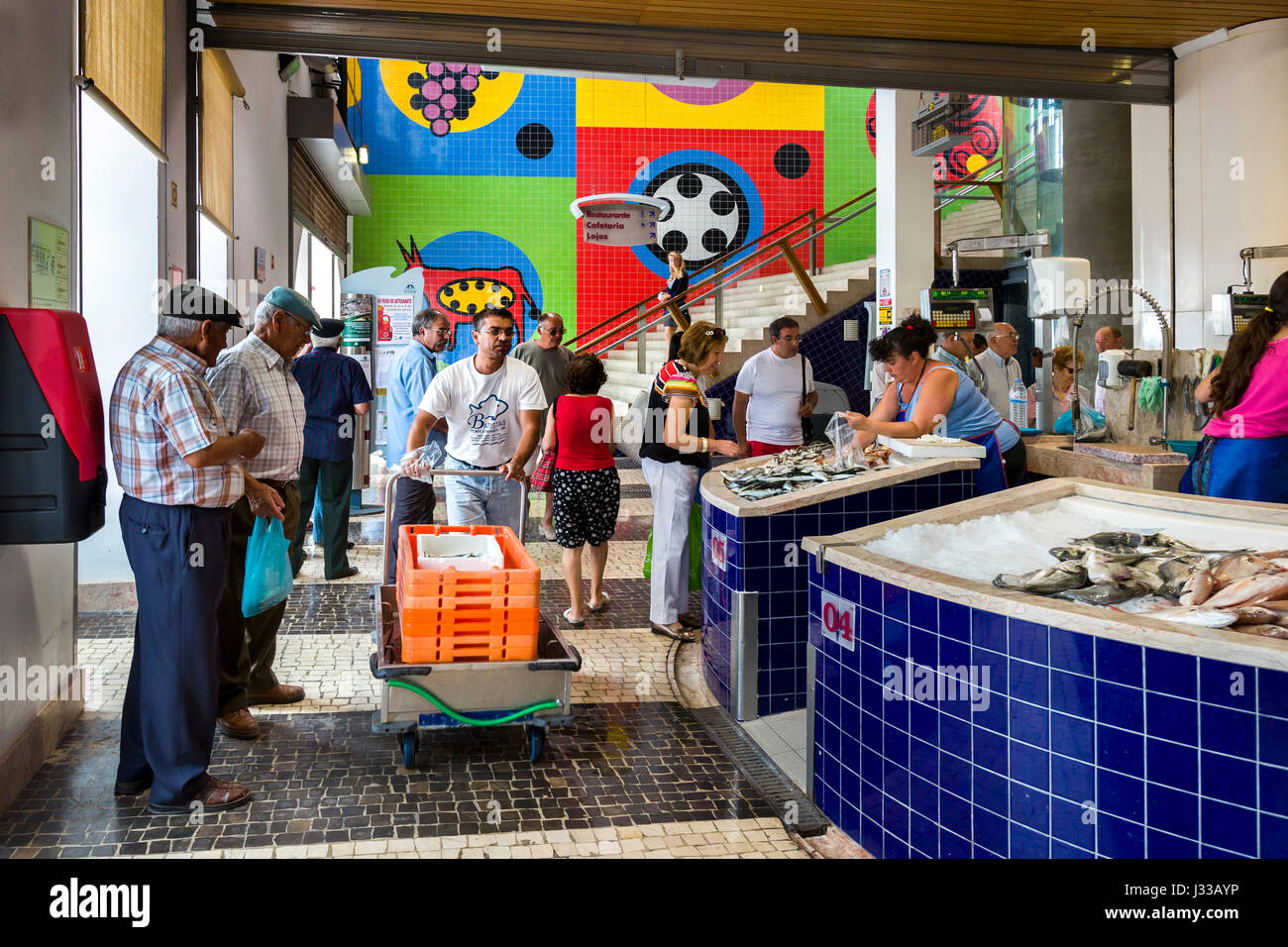 Lagos fish market hi-res stock photography and images - Alamy