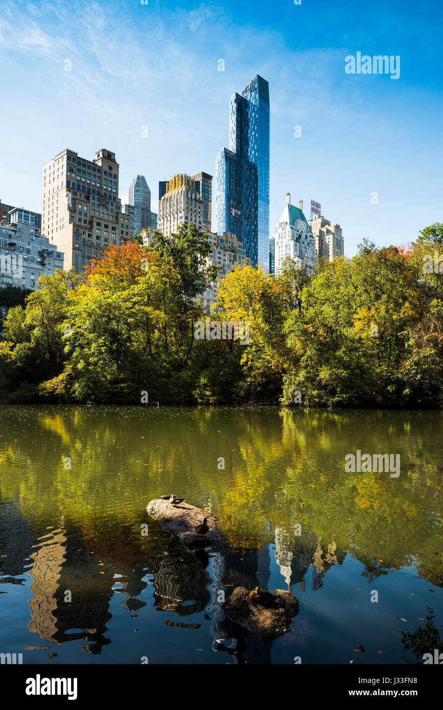 The Pond, Central Park, Manhattan, New York, USA Stock Photo - Alamy