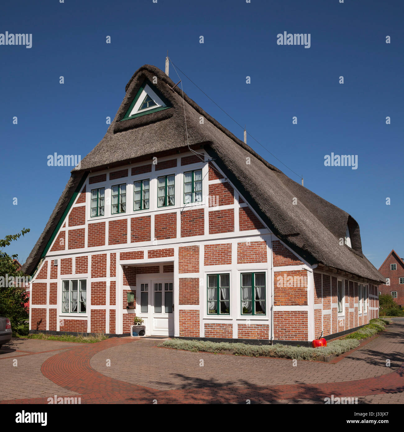 Typical half-timbered house, thatched house, Apfelhof, Jork, Altes Land ...