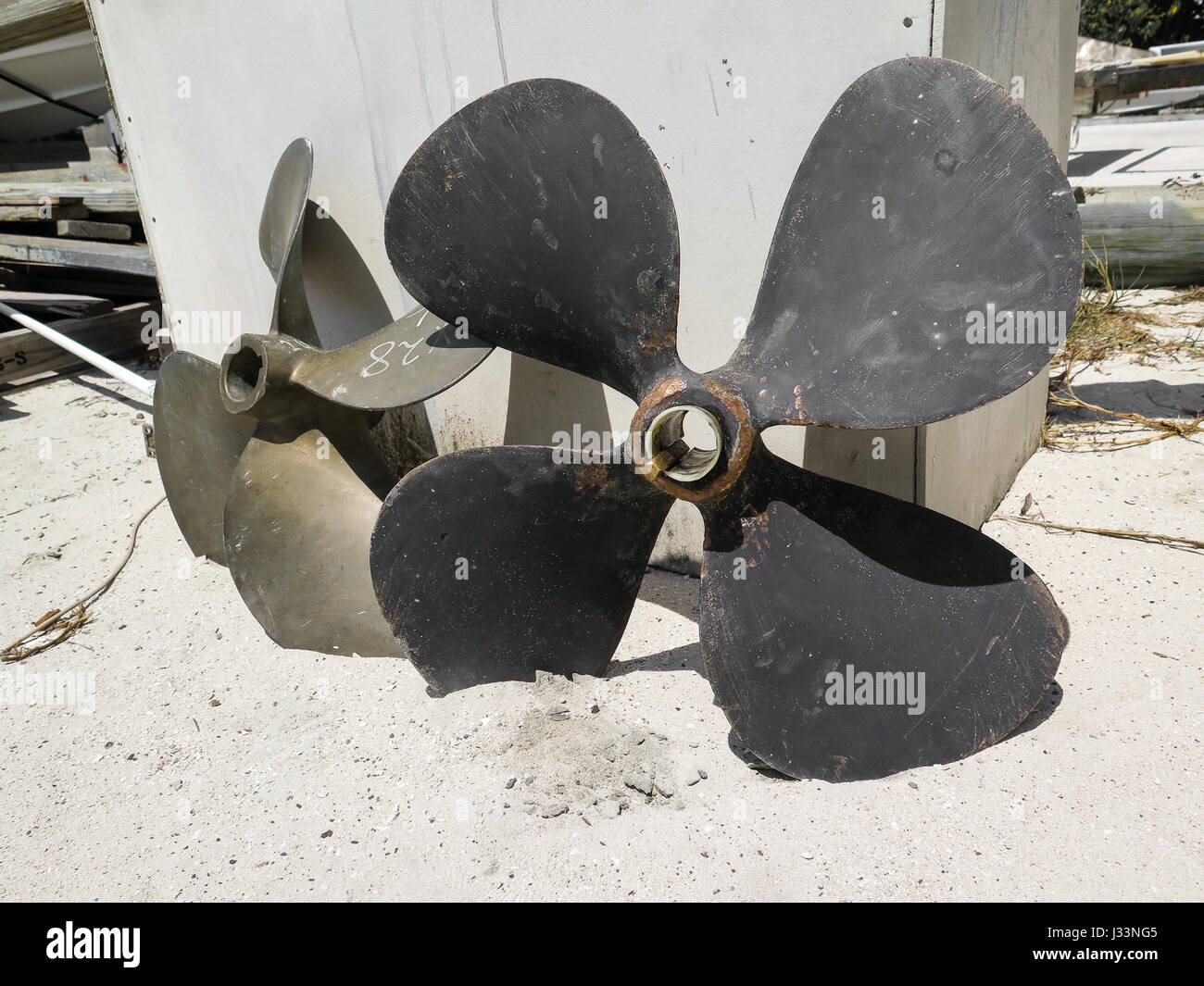 Ship propeller shaft hi-res stock photography and images - Alamy