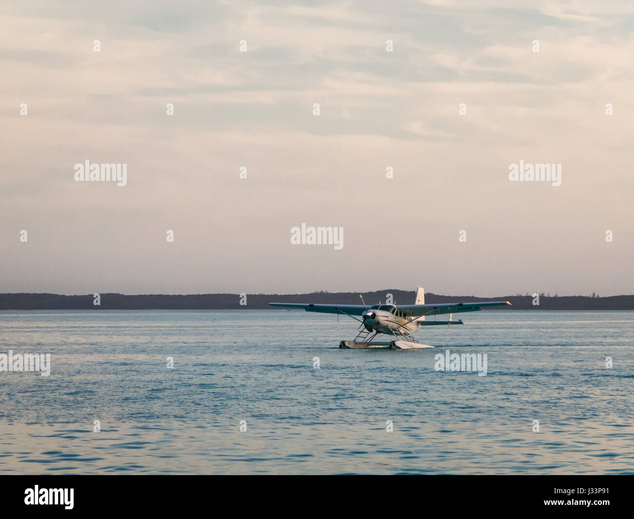 Float plane in bahamas hi-res stock photography and images - Alamy