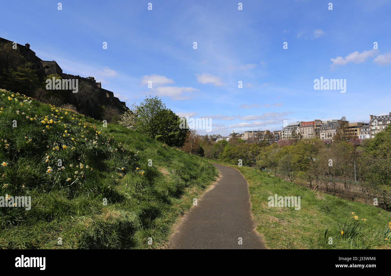 Path in Princes Gardens with Edinburgh Castle in springtime Scotland ...