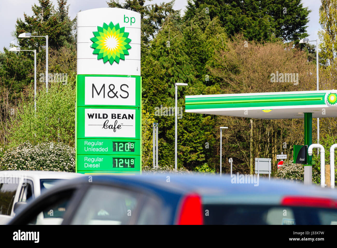 Bp shop logo bp filling hi-res stock photography and images - Alamy