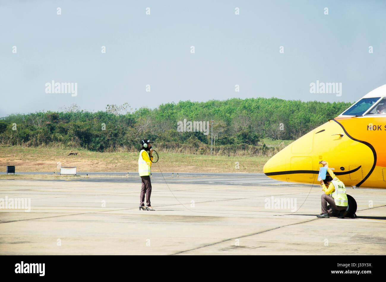 Ground controller for plane hi-res stock photography and images - Alamy
