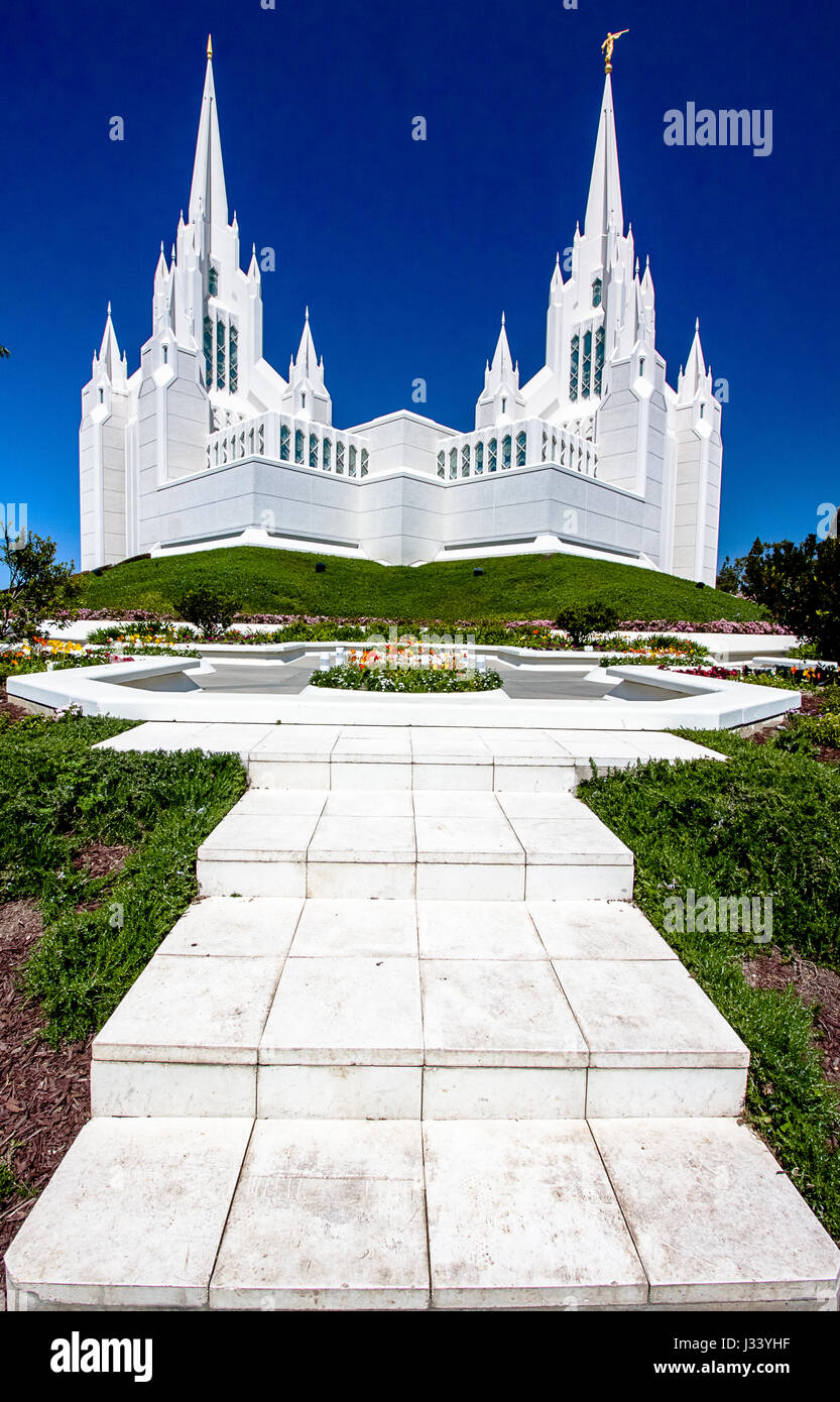 Path leading to mormon temple Stock Photo - Alamy
