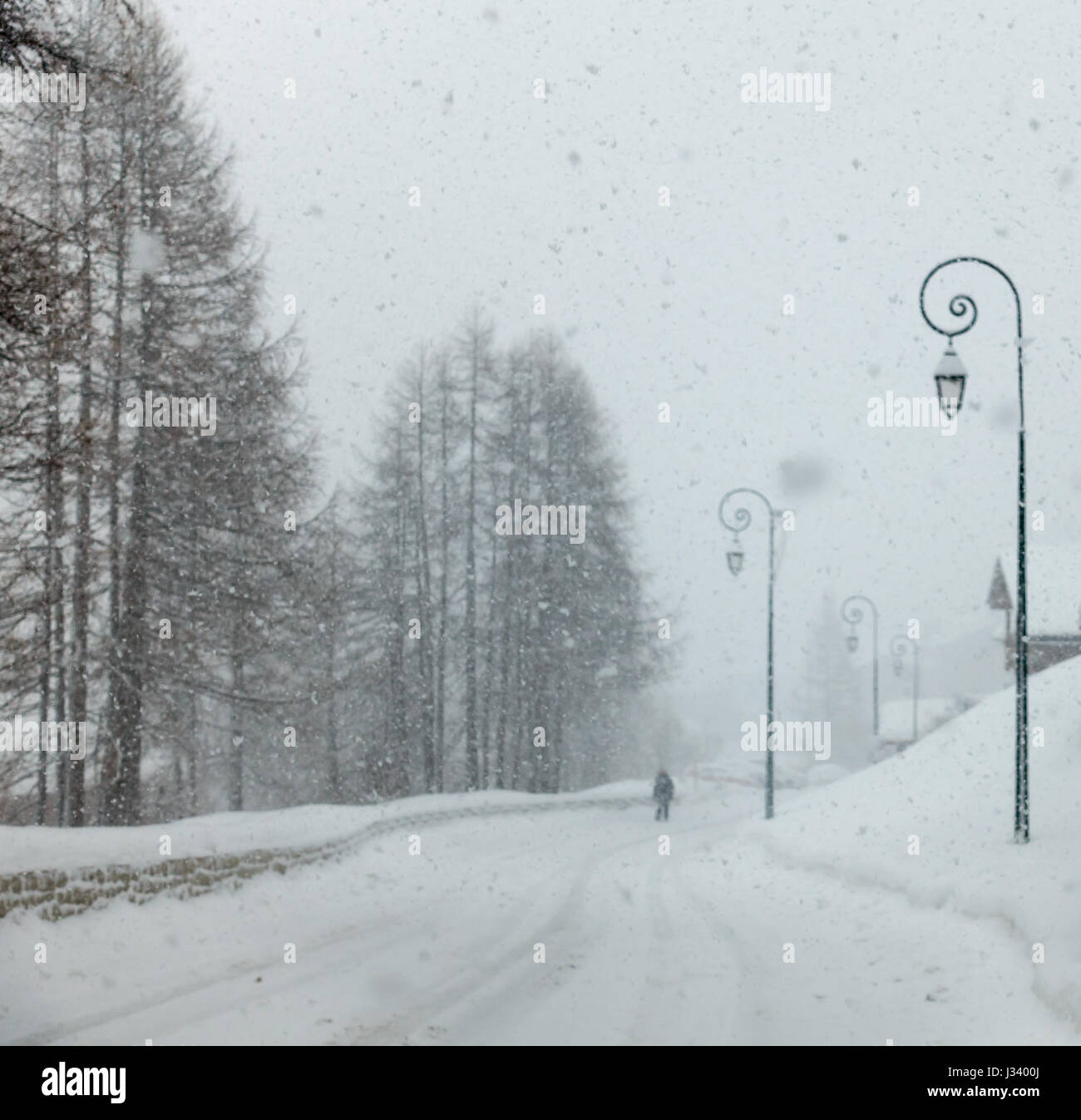 Lamp post snow hi-res stock photography and images - Alamy