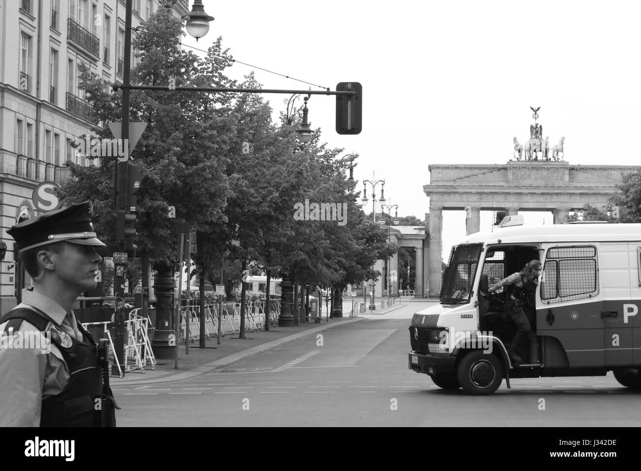 Berlin police hi-res stock photography and images - Alamy