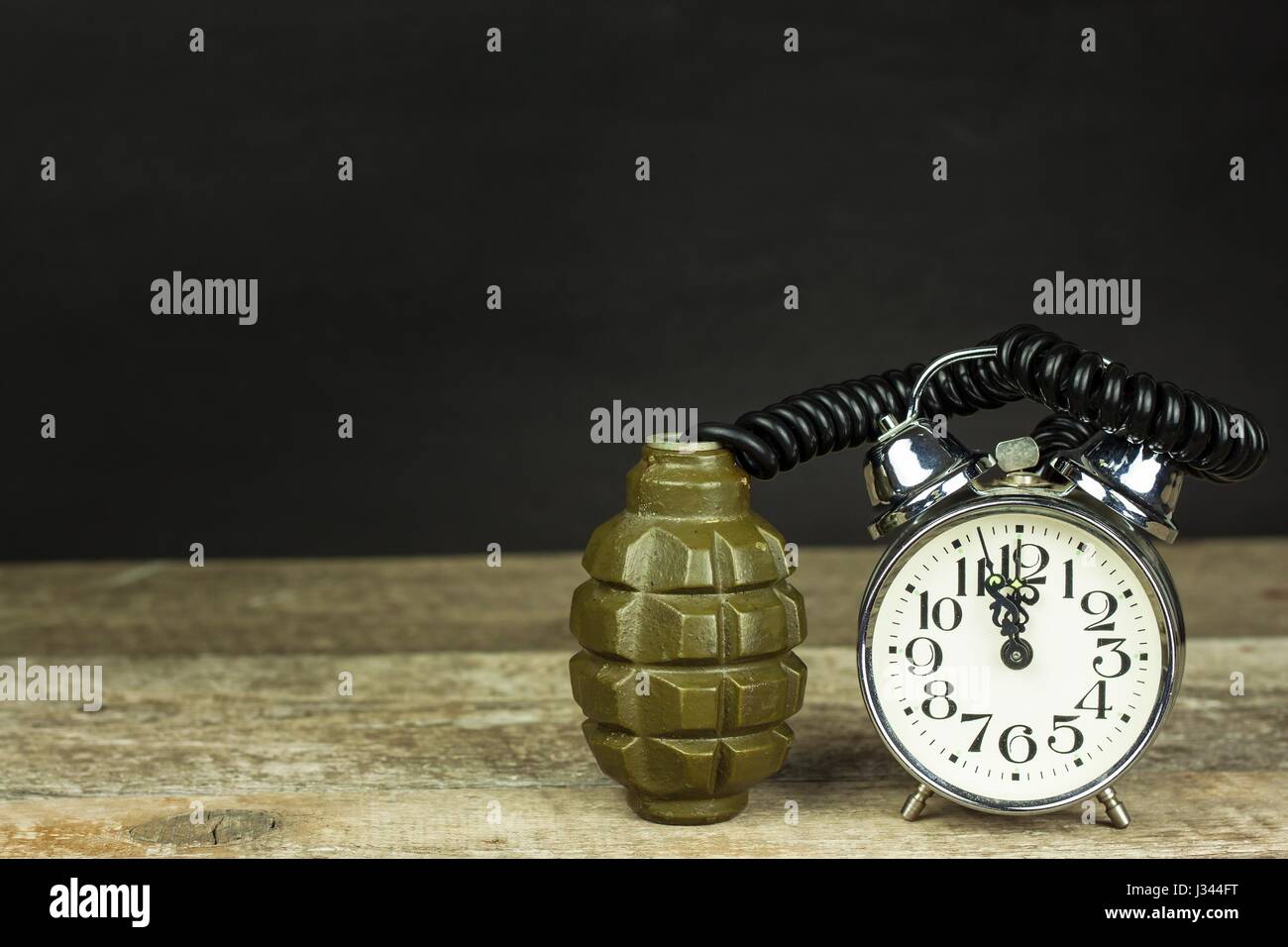 Detonator clock timer hi-res stock photography and images - Alamy