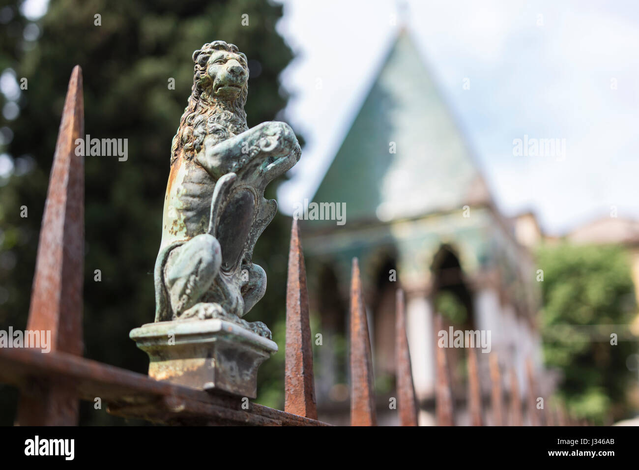 Dragon bronze statue ancient hi-res stock photography and images - Alamy