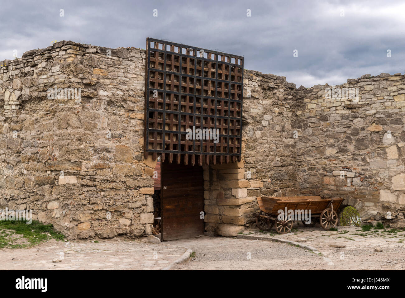 Huge medieval stone wall hi-res stock photography and images - Alamy