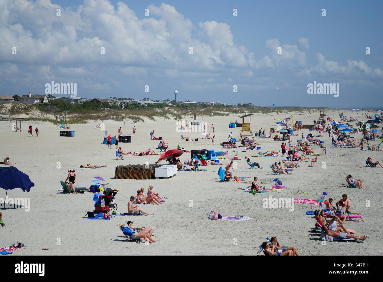 Beach tanning hi-res stock photography and images - Alamy