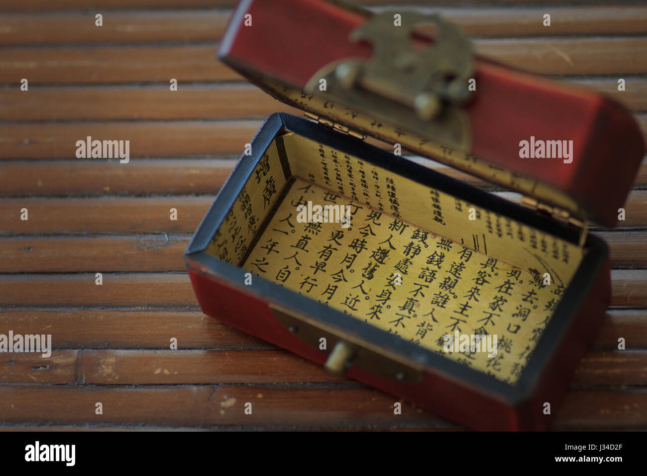 Chinese box hi-res stock photography and images - Alamy