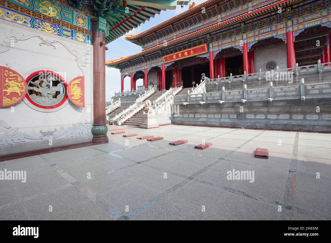 chinese temple architecture Stock Photo - Alamy