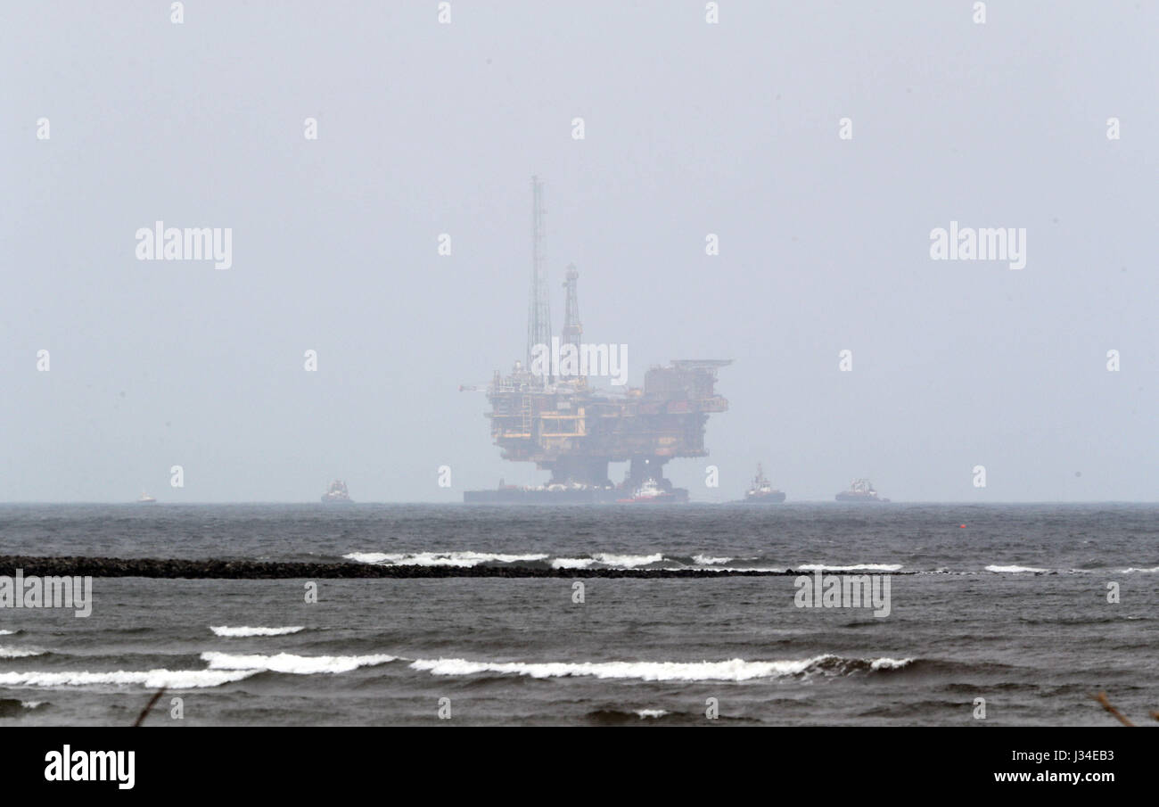 The Shell Brent Delta platform is brought to Able UK shipyard in ...